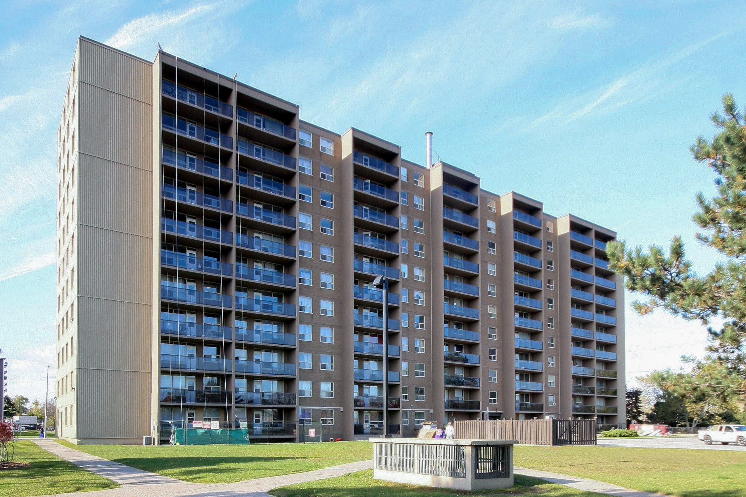 Dixie Square Apartments | Hazelview Properties